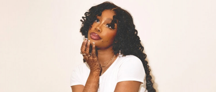 Dumont FM - De surpresa, SZA lança single inédito, “Saturn”