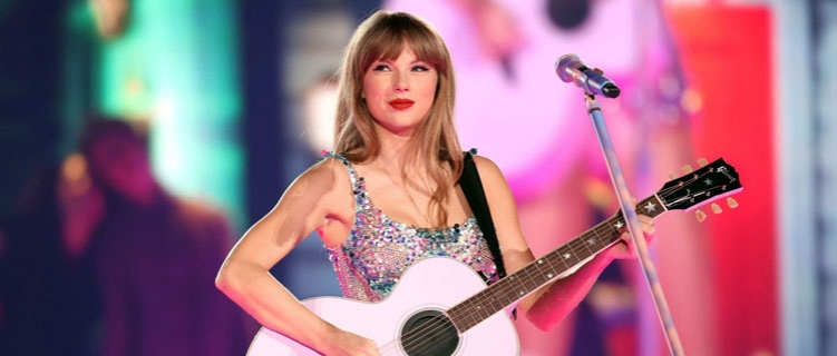 Dumont FM - Taylor Swift retorna ao Top 3 da Billboard 200 com “Midnights”