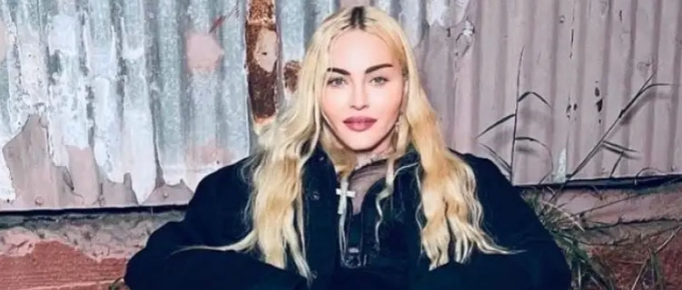 Dumont FM - Madonna anuncia a coletânea Dumont FM - Madonna anuncia a coletânea